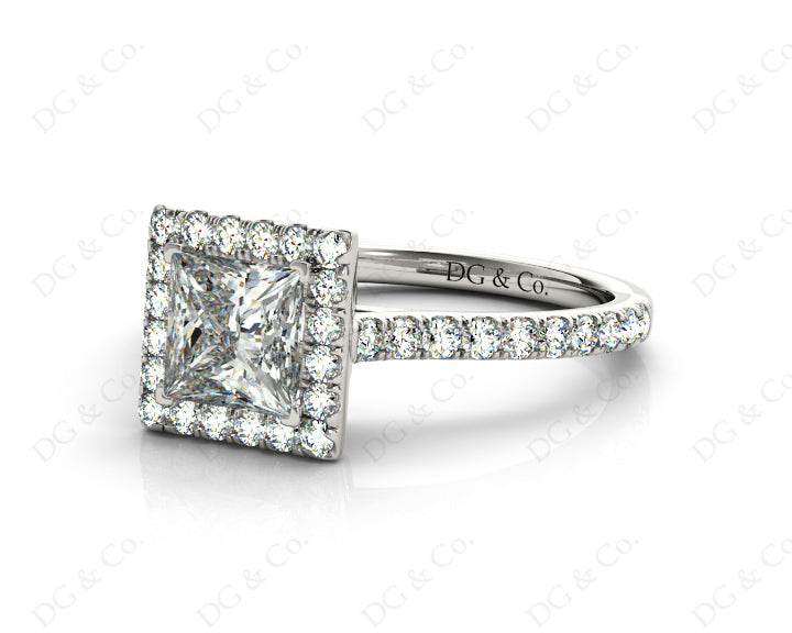 Princess Cut Halo Diamond Engagement Ring with Claw set centre stone ...